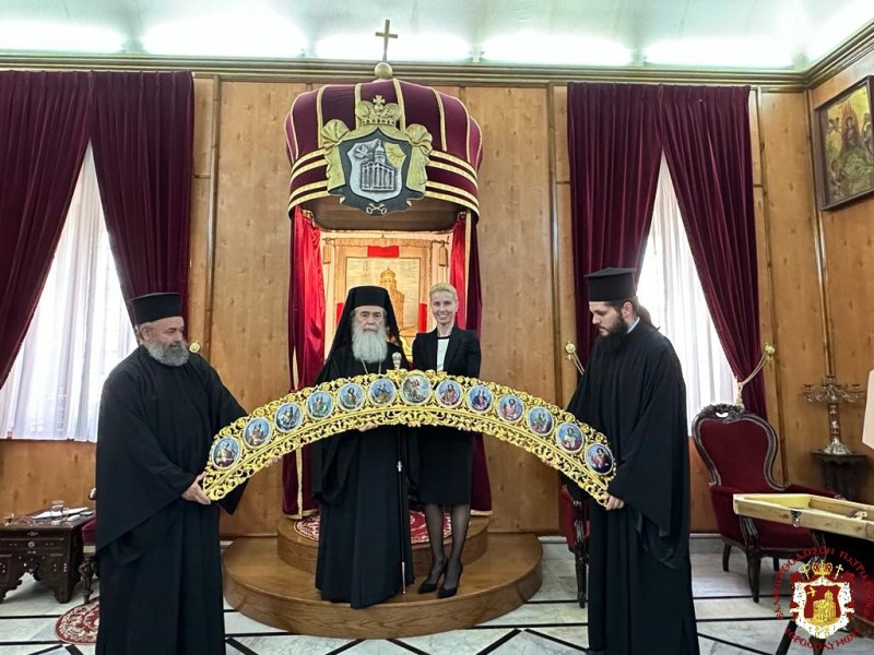 THE RETURN OF THE ENAMEL PADS OF THE OVERDOOR OF THE SACRED EDICULE OF ...